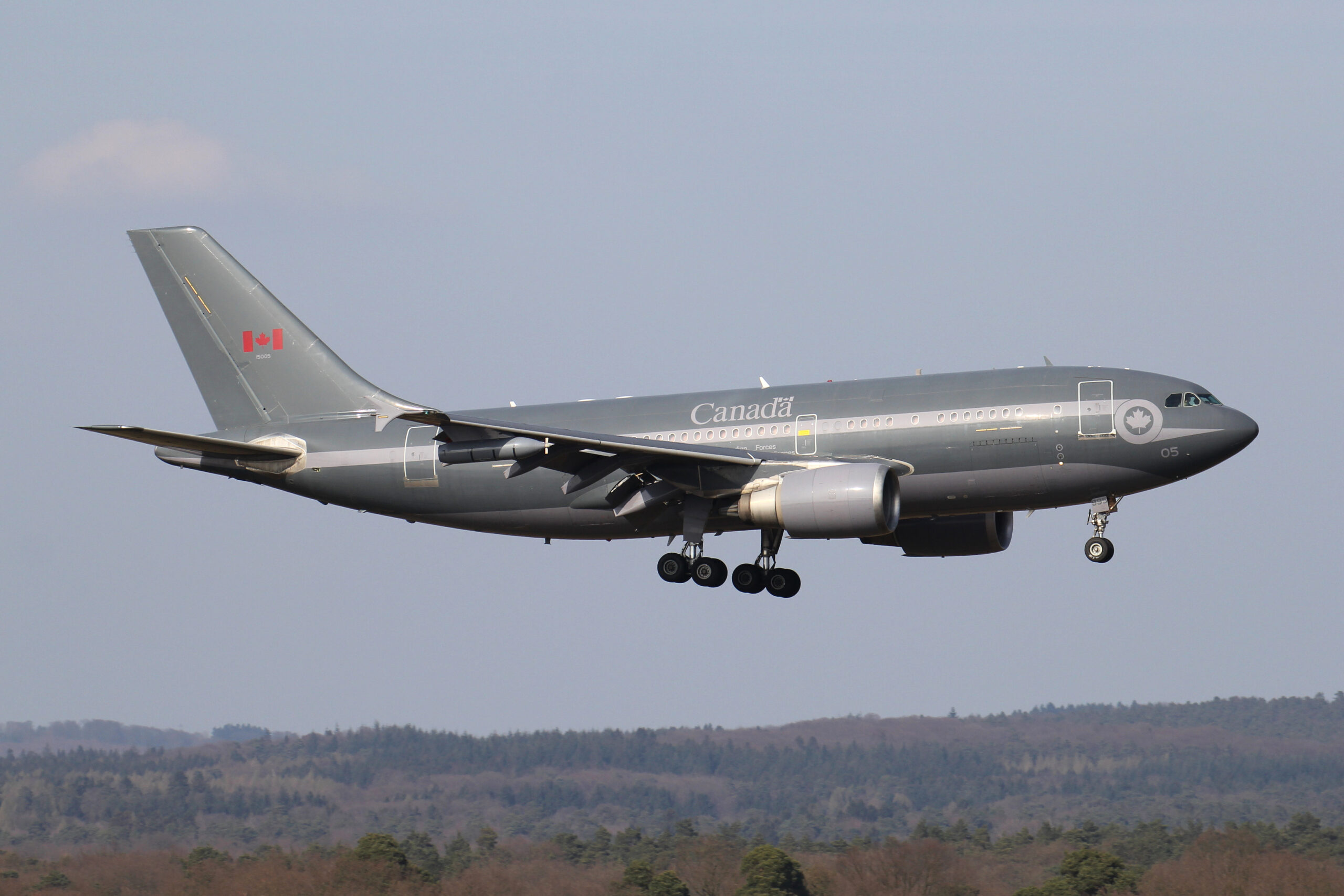 Canadian Prime Minister Delayed in India Due to a Broken Airplane ...